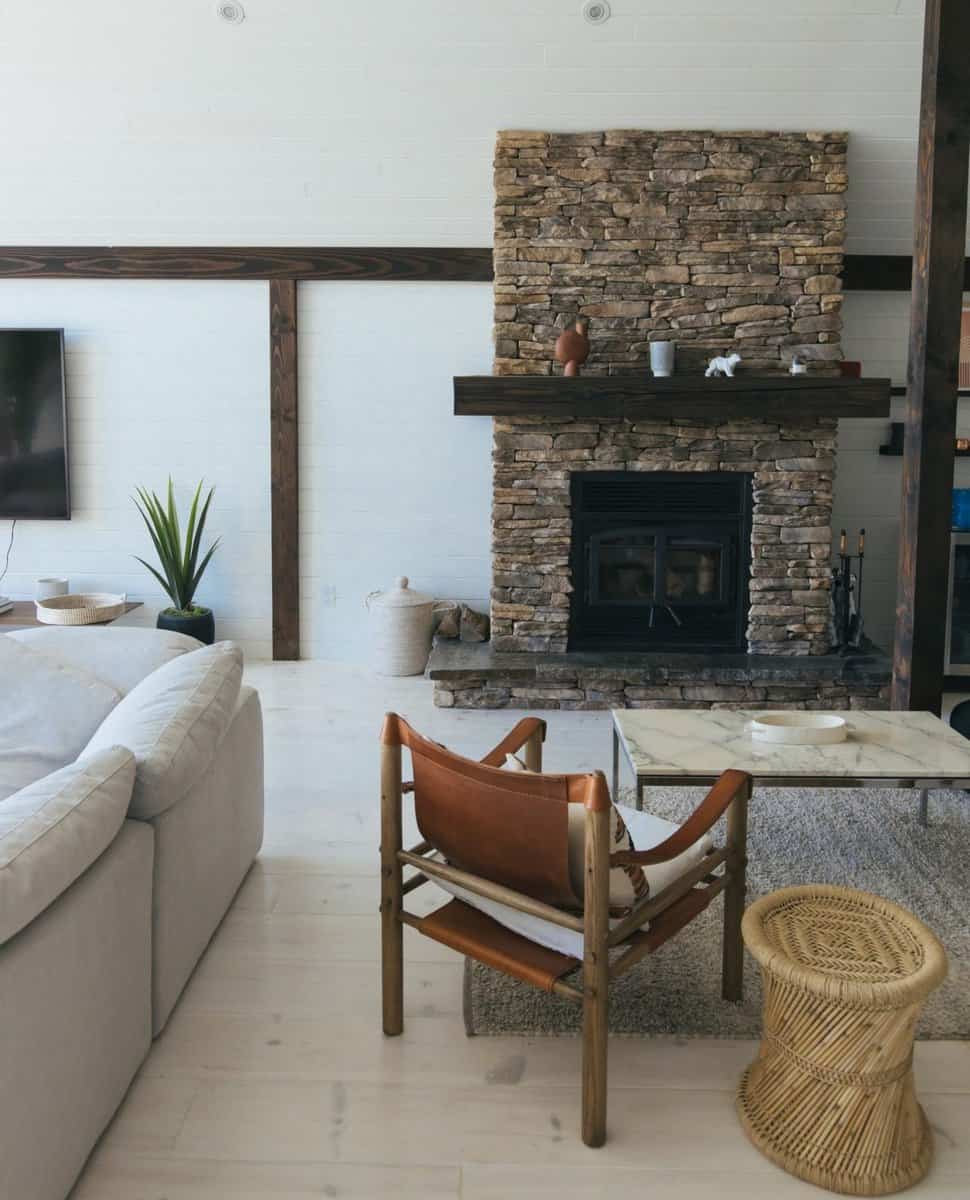 19 Off-Center Fireplace Ideas: Enhancing Your Living Space with Modern ...