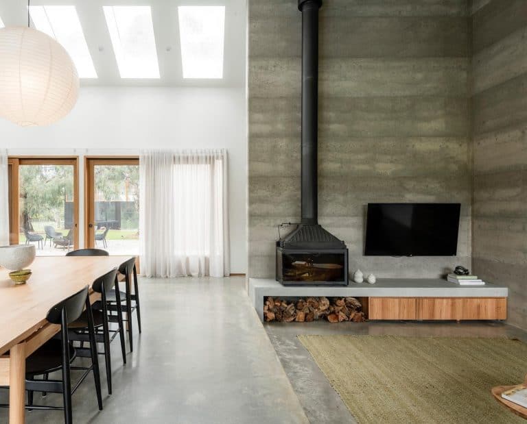 19 Off-Center Fireplace Ideas: Enhancing Your Living Space with Modern ...